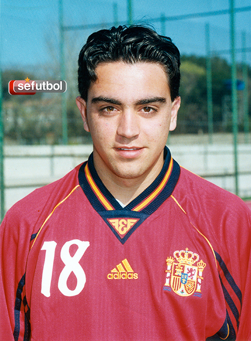 Xavi cumple 36 años y lo repasamos con su álbum en la Selección | www ...