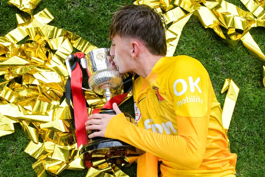 Joan Pol, el héroe que trajo al Mallorca a Oviedo y el héroe que les ...