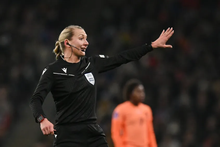 OFICIAL | La sueca Tess Olofsson dirigirá la Final del Nations League ...