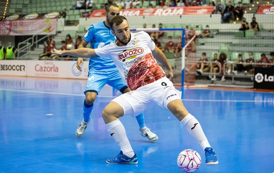 CRÓNICAS | Primera RFEF Futsal | J4 | Jesús Herrero no basta para ...