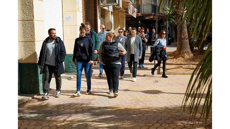 Montse Tomé visita las zonas más afectadas de Paiporta | www.rfef.es
